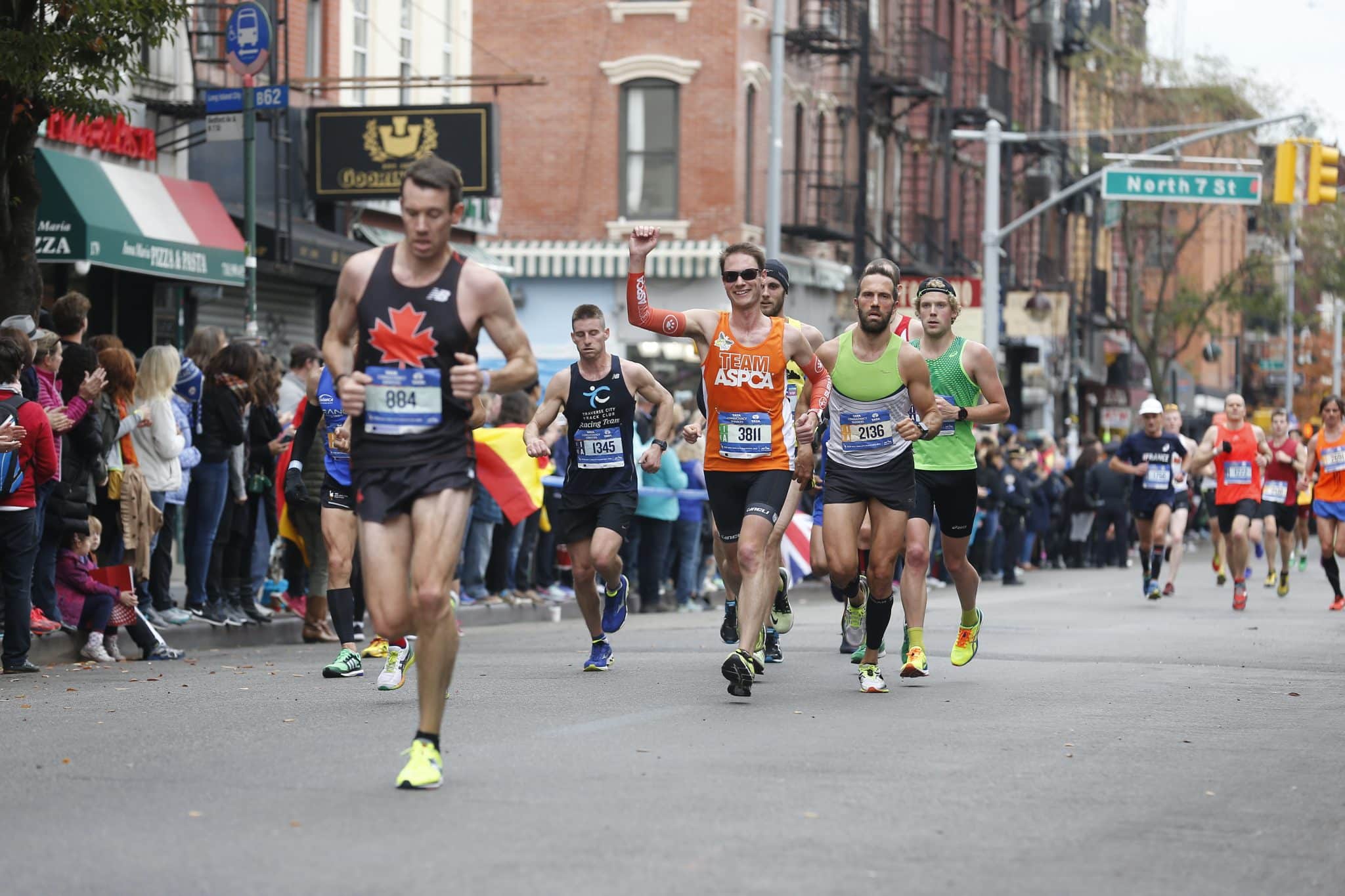 Pieds Des Coureurs De Marathon Le Marathon De New York, Une Course Qui